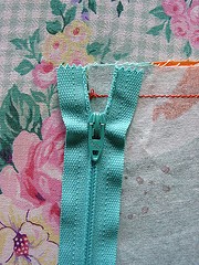 How to Install a Zipper on Cloth – Step by Step - Sew Mama Sew